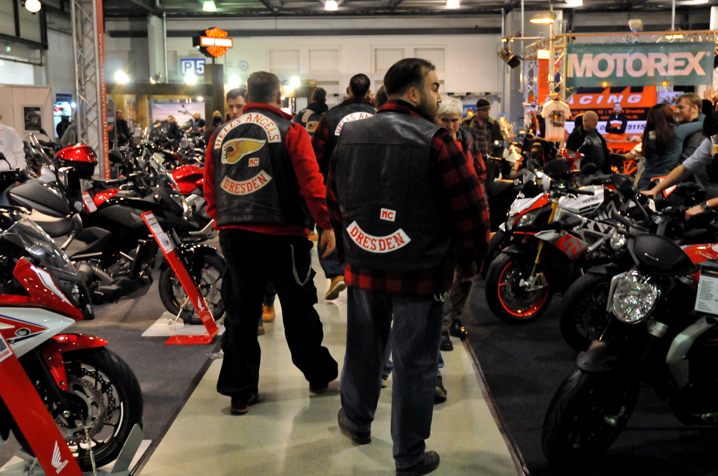 Hells Angels zeigen Präsenz | Sachsenbike.de - das Motorrad-Infoportal ...